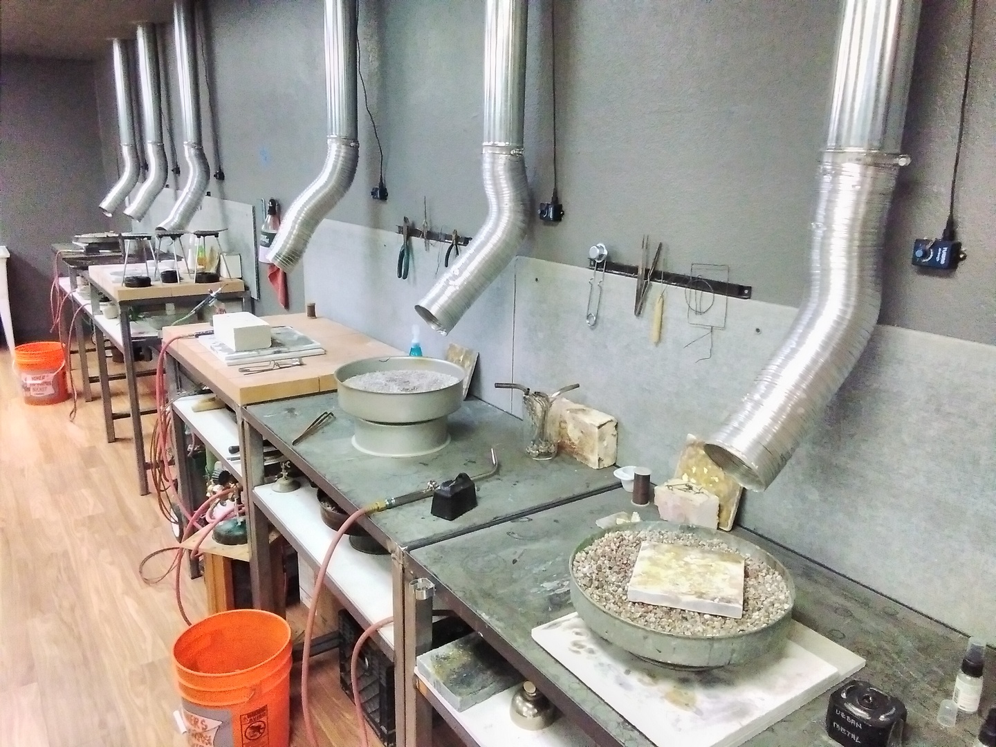 Small homemade gadgets (gear forum at permies)