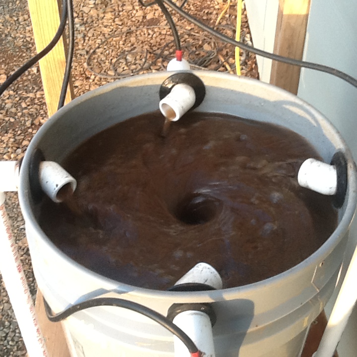 DIY Build a Vortex 5 gallon AACT bucket (composting forum at permies)
